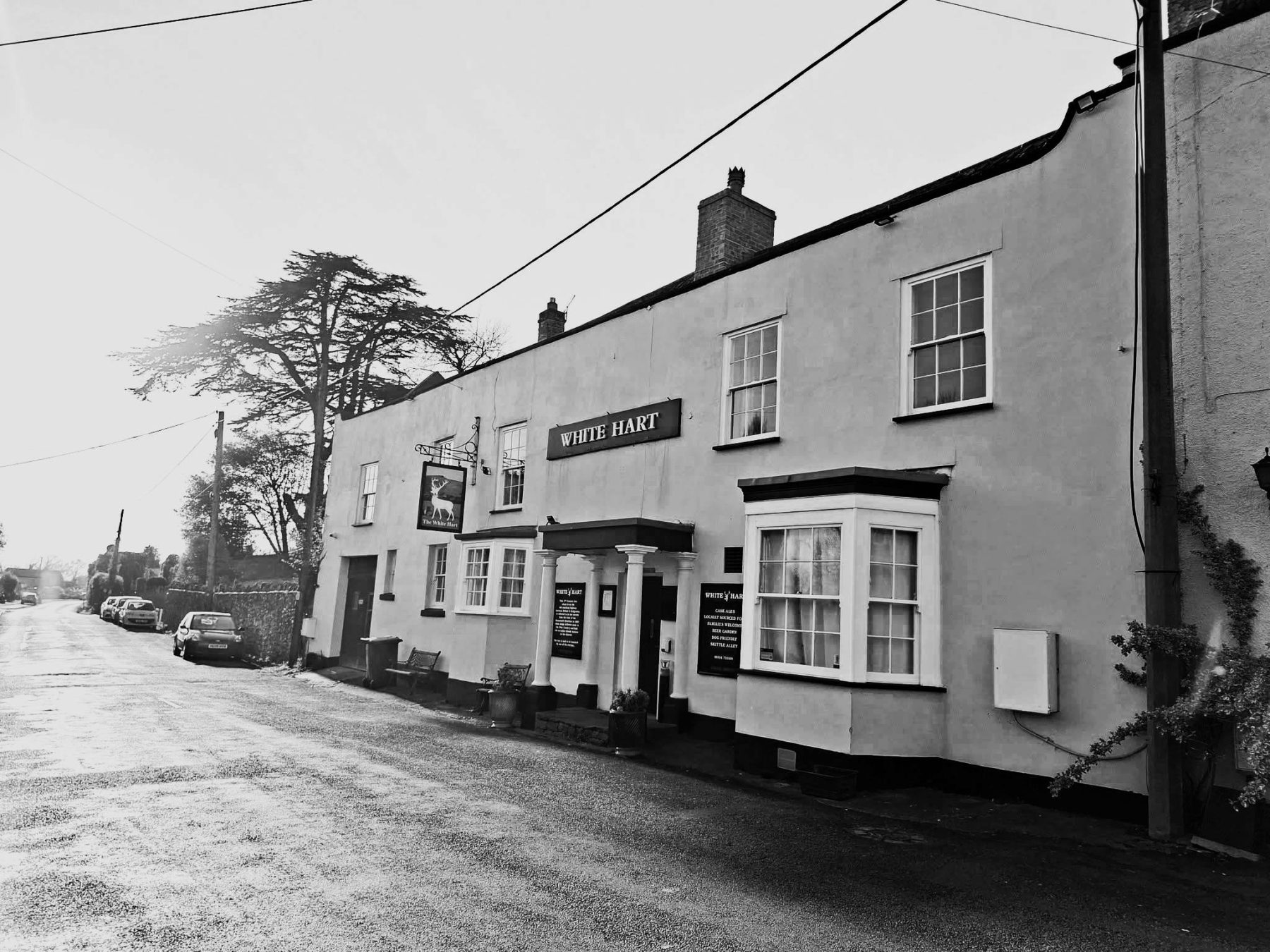 White Hart Inn Cross – A traditional brewpub in the heart of the Mendips
